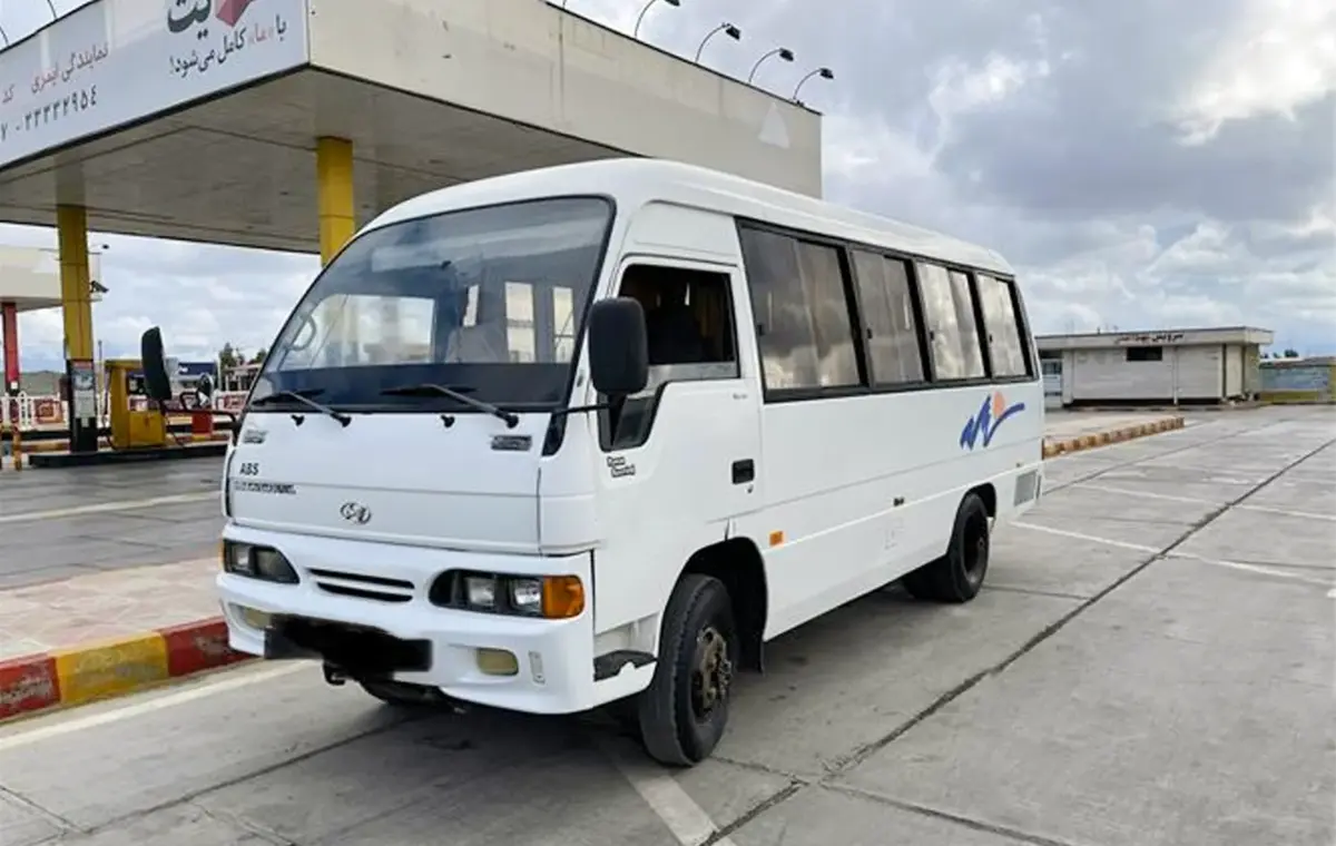 Renting a minibus Hyundai Chorus 16-seat in Iran online